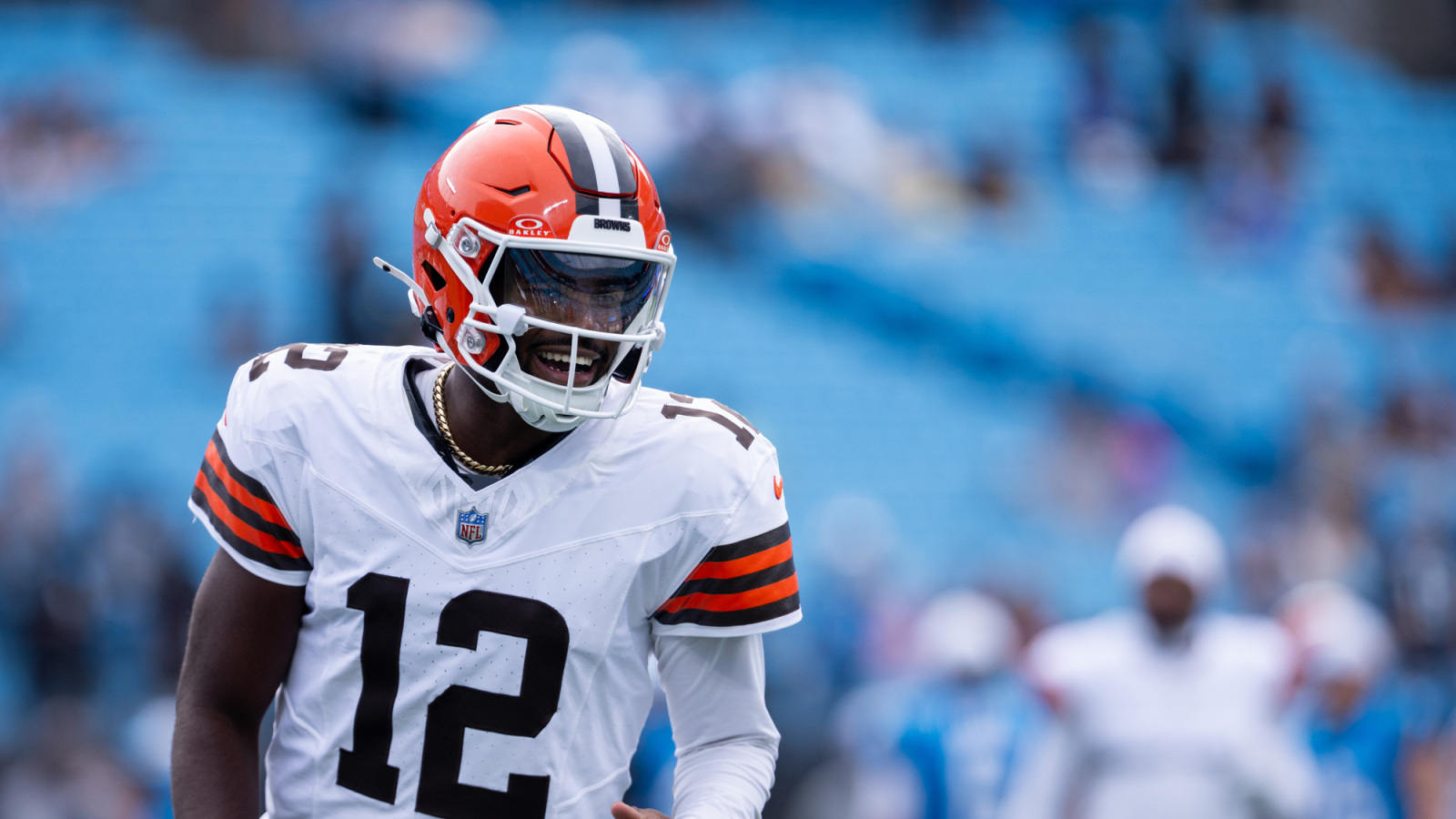 Video shows awesome sideline exchange between Shedeur Sanders and Myles ...