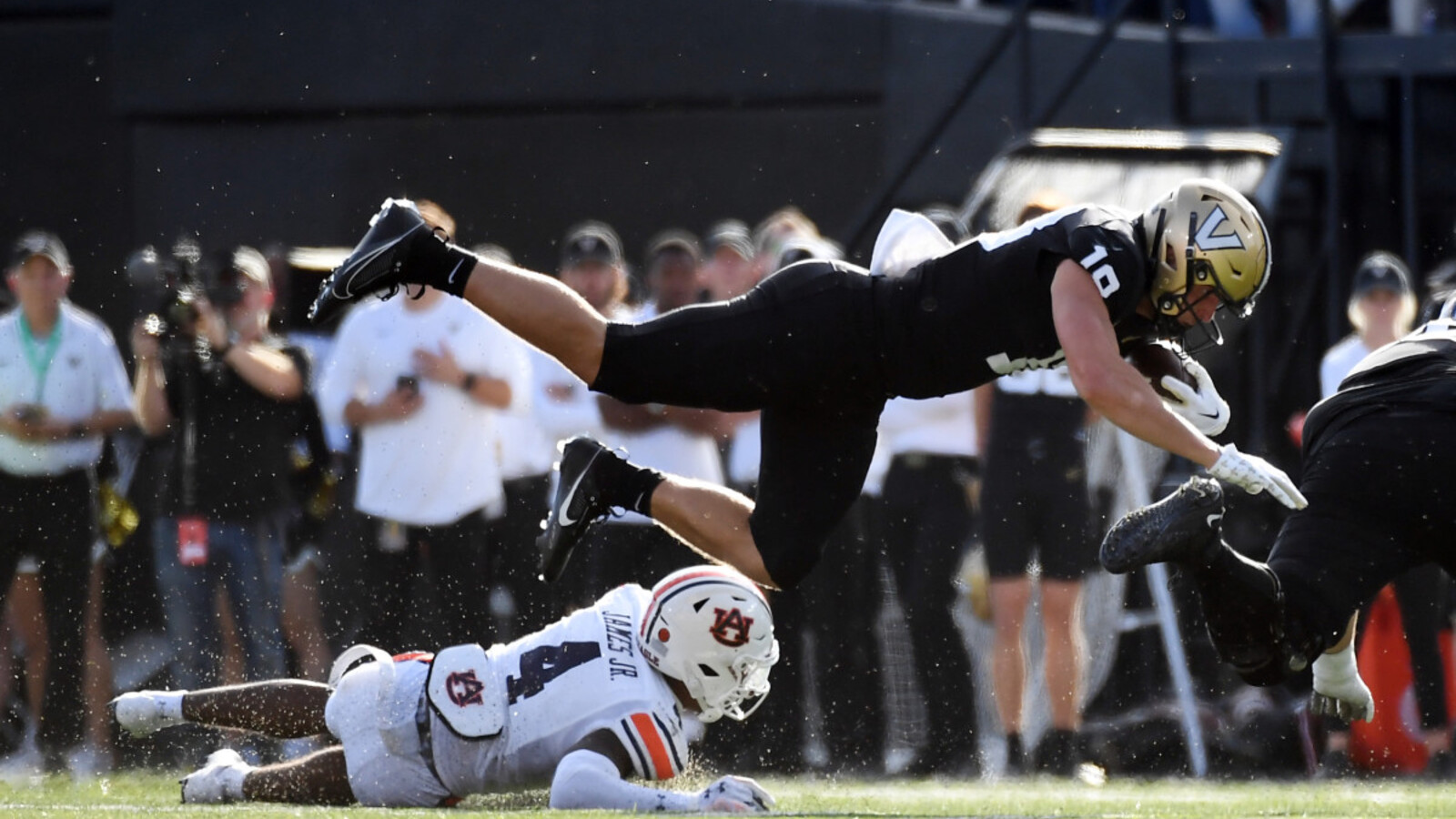 Transfer Portal: Vanderbilt Tight End Logan Kyle Commits To James ...