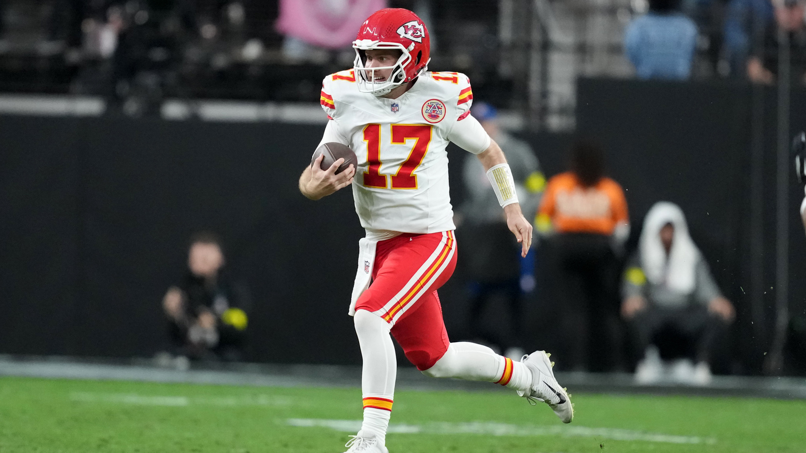 Chiefs Cut Two, Sign Four To Futures Deals | Yardbarker