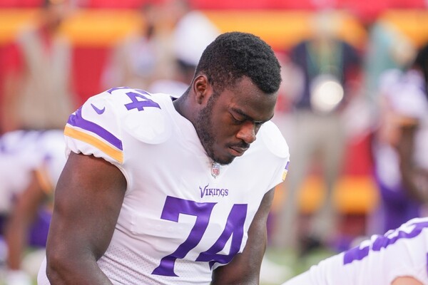 Vikings UFA profile: OL Oli Udoh | Yardbarker