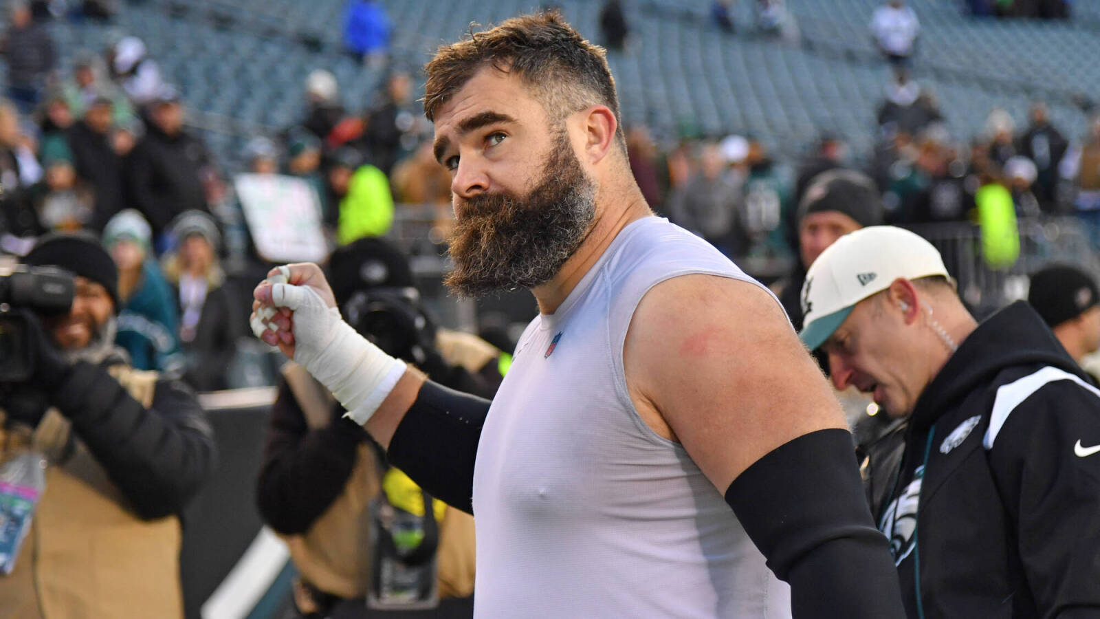 Gauging the retirement possibilities of three Eagles | Yardbarker