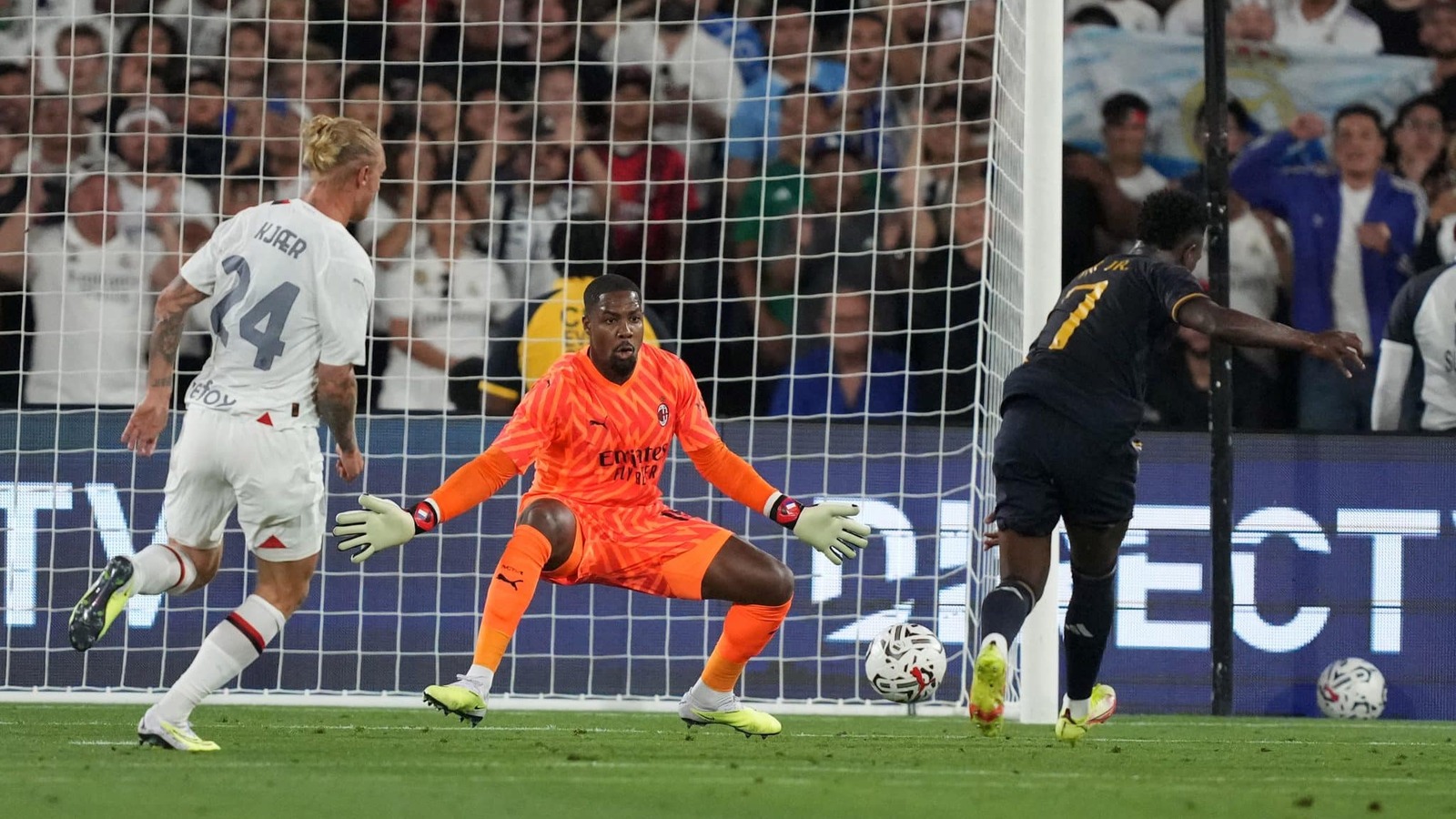 Chelsea Seeks Keeper To Replace Erratic Roberto Sánchez: 3 Great Options | Yardbarker