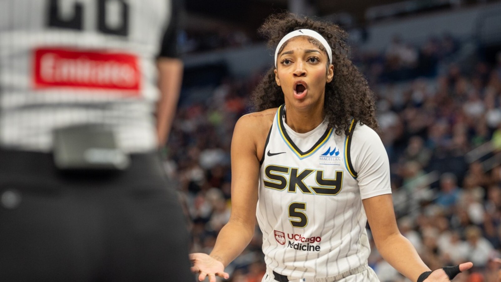 Angel Reese's Strong Reaction to Ejections During Heated Sky-Sun Game | Yardbarker