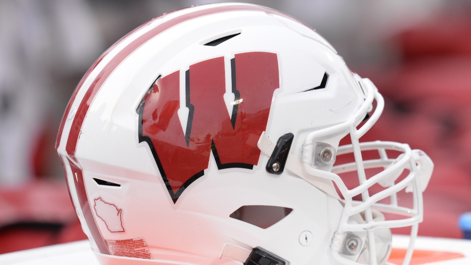 Wisconsin long snapper Peter Bowden declares for 2024 NFL Draft ...
