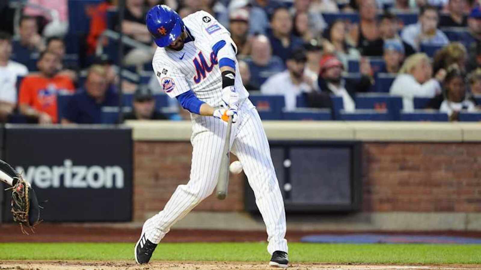 Ex-Mets Slugger Could Reunite With Dark Horse Team in Free Agency ...
