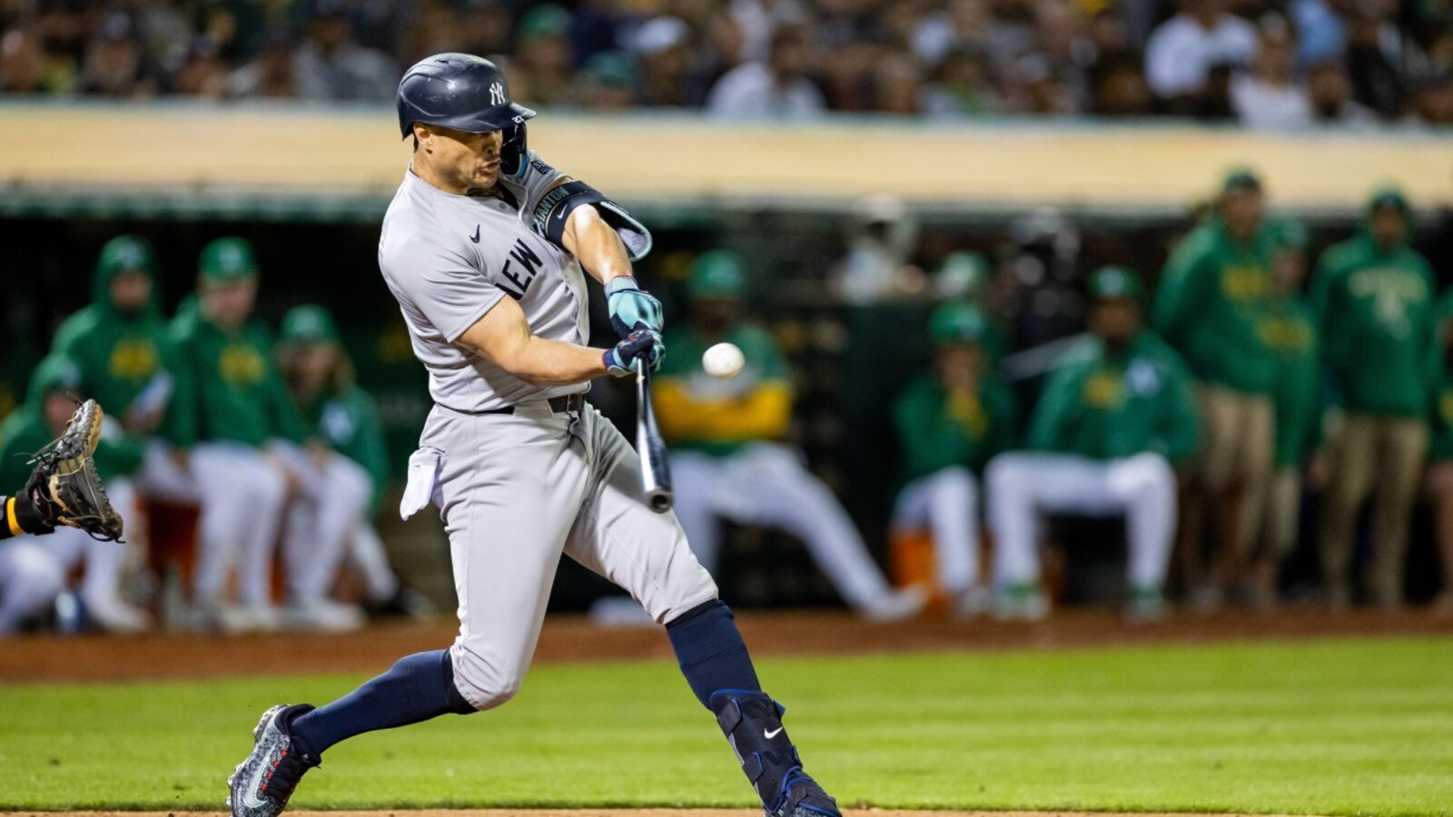 The Yankees may face a difficult decision with ice-cold slugger ...