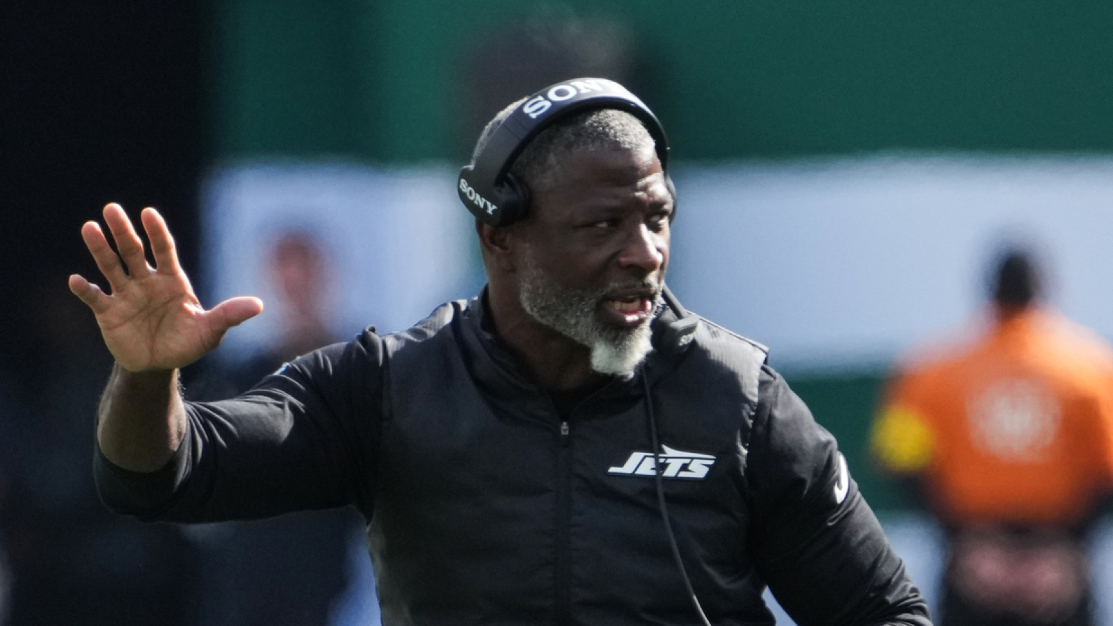 Aaron Glenn addresses major locker-room concern amid 0-7 start | Yardbarker