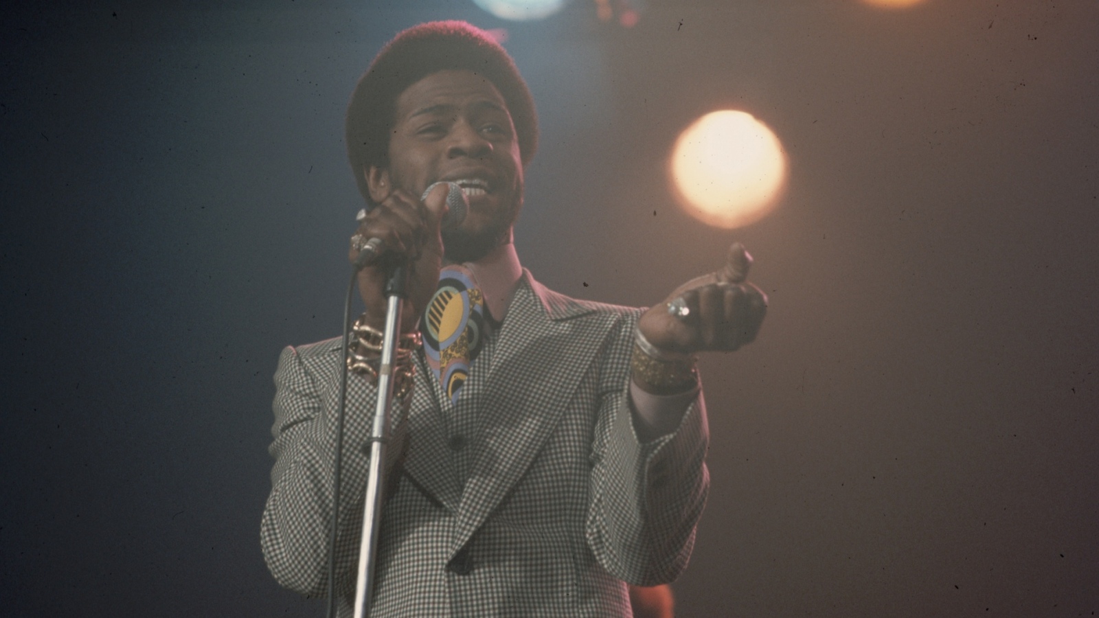 20 songs about being alone and lonely | Yardbarker