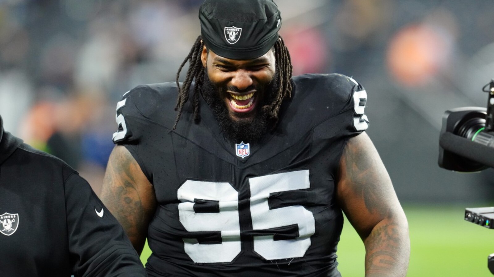 Confirmed: DT John Jenkins Returns to Raiders | Yardbarker