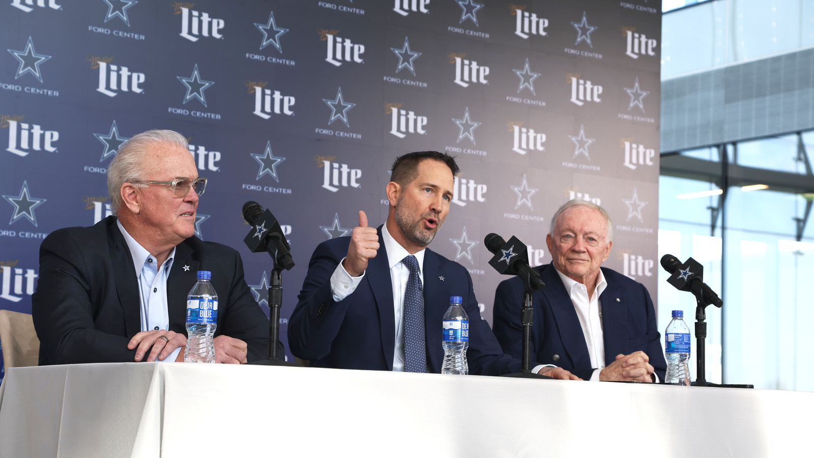 Cowboys Insider Talks 'Leadership Twins' For Dak and Micah | Yardbarker