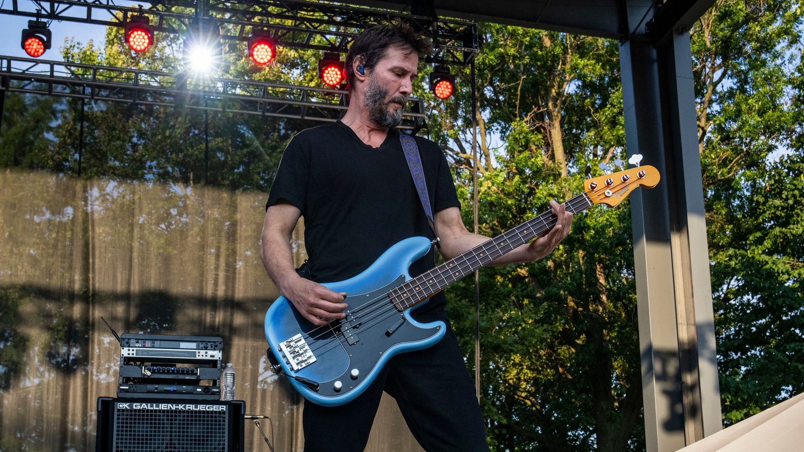 Supporting acts: Actors with side gigs as musicians | Yardbarker