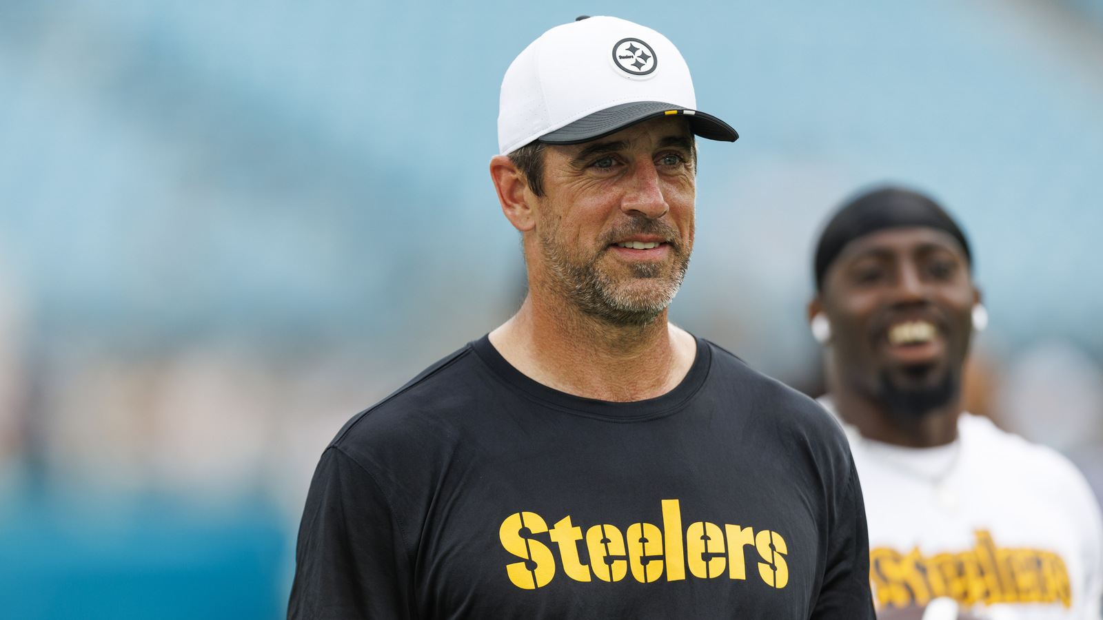 Aaron Rodgers injury update: Steelers QB suffers scare during training ...