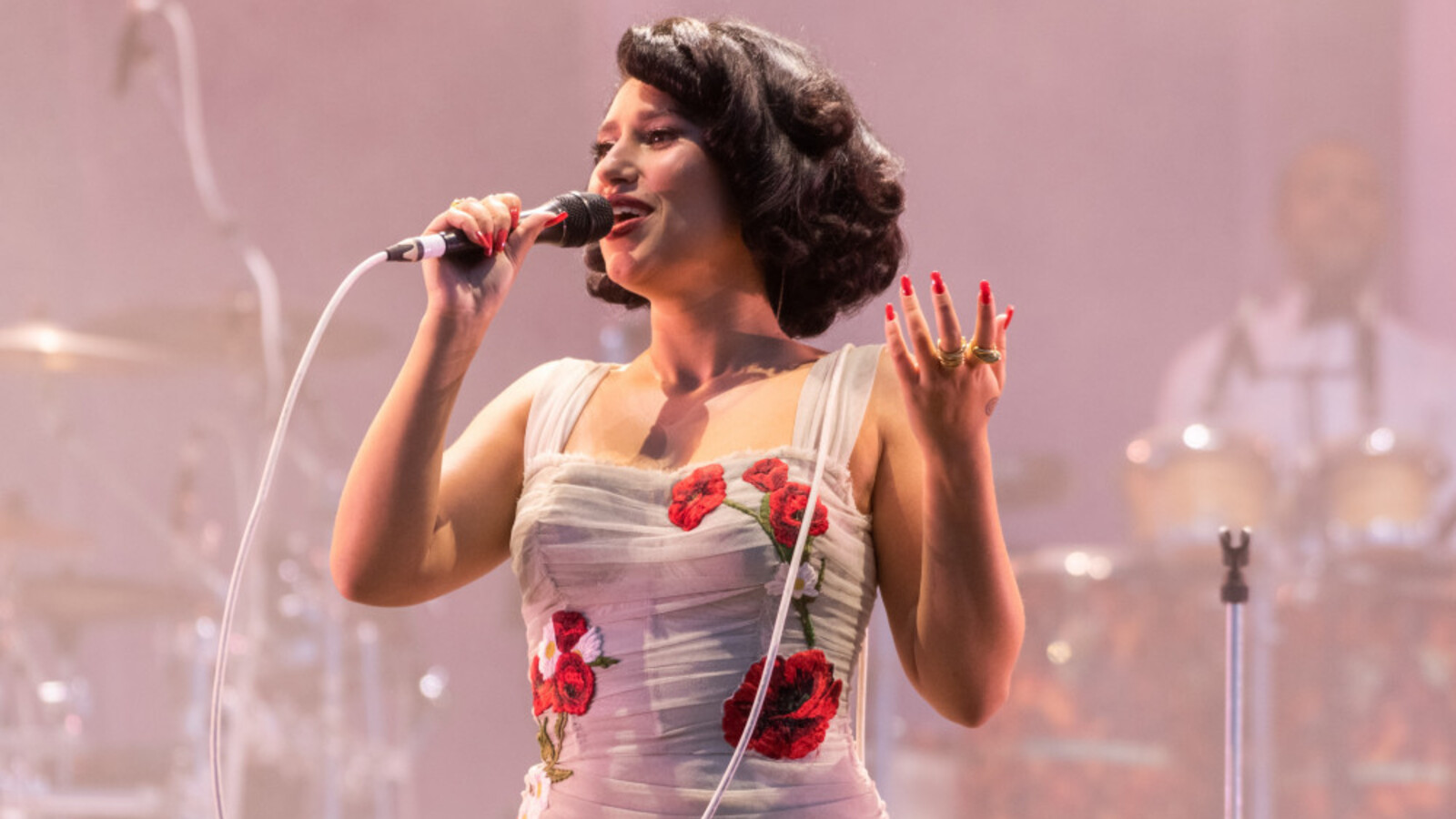 RAYE says she 'pushed myself to my limit' with prolific period | Yardbarker