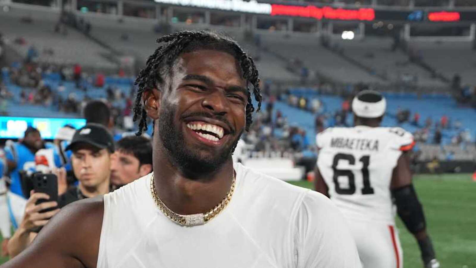 Social Media Reacts To Shedeur Sanders as Dillon Gabriel Sits Out With ...