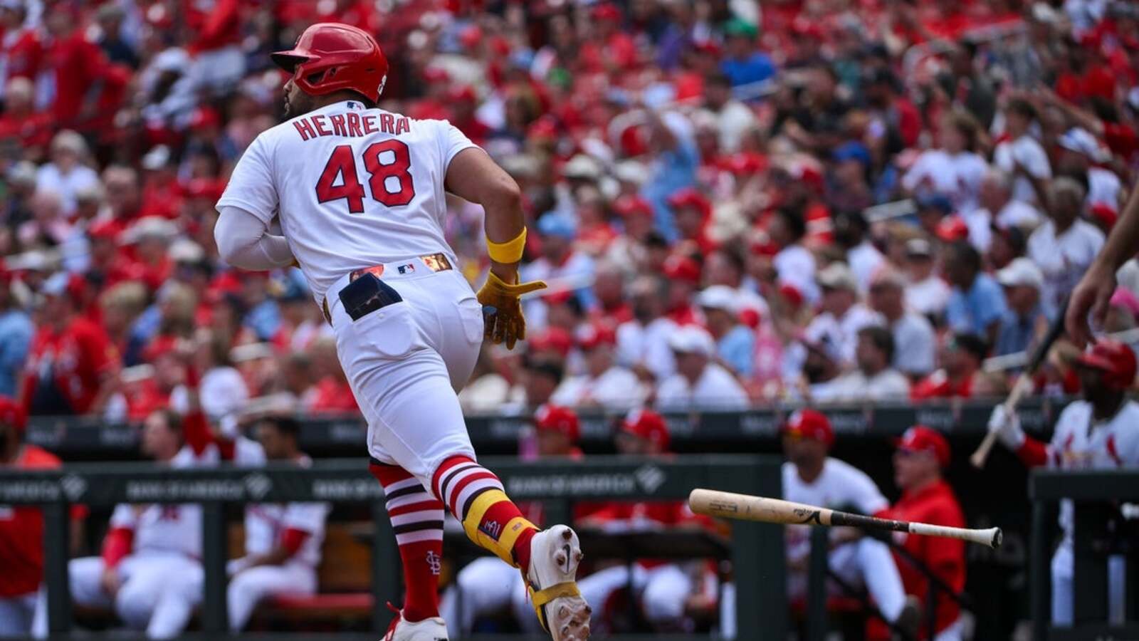 Cardinals erupt for 8 runs vs. Reds to win first game of doubleheader ...