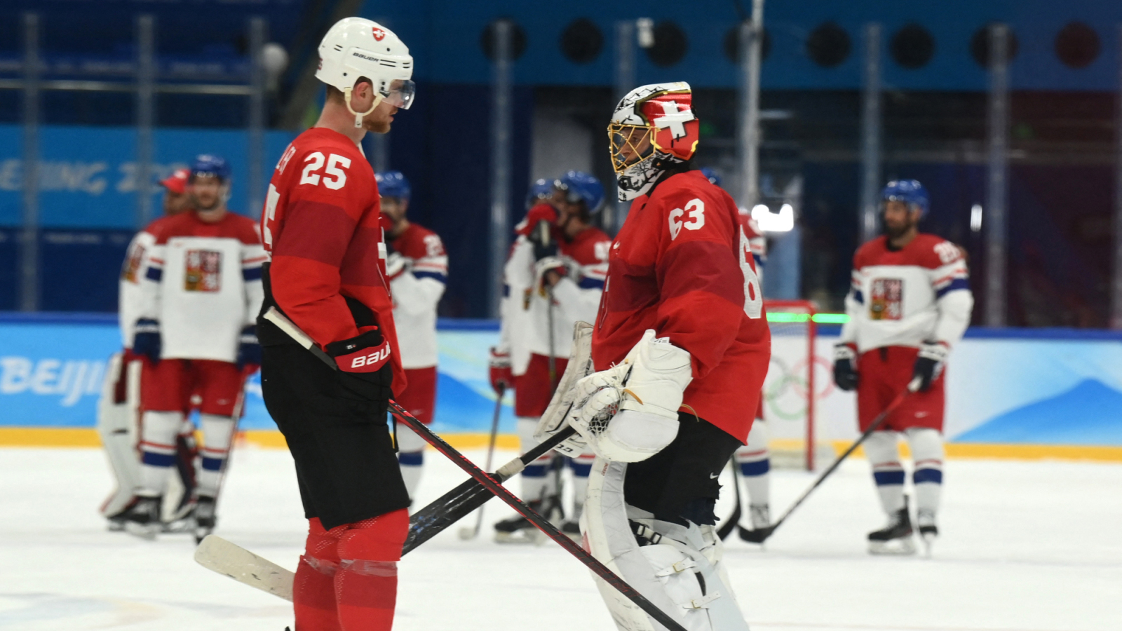 Who is Leonardo Genoni, the Swiss goaltending legend? | Yardbarker