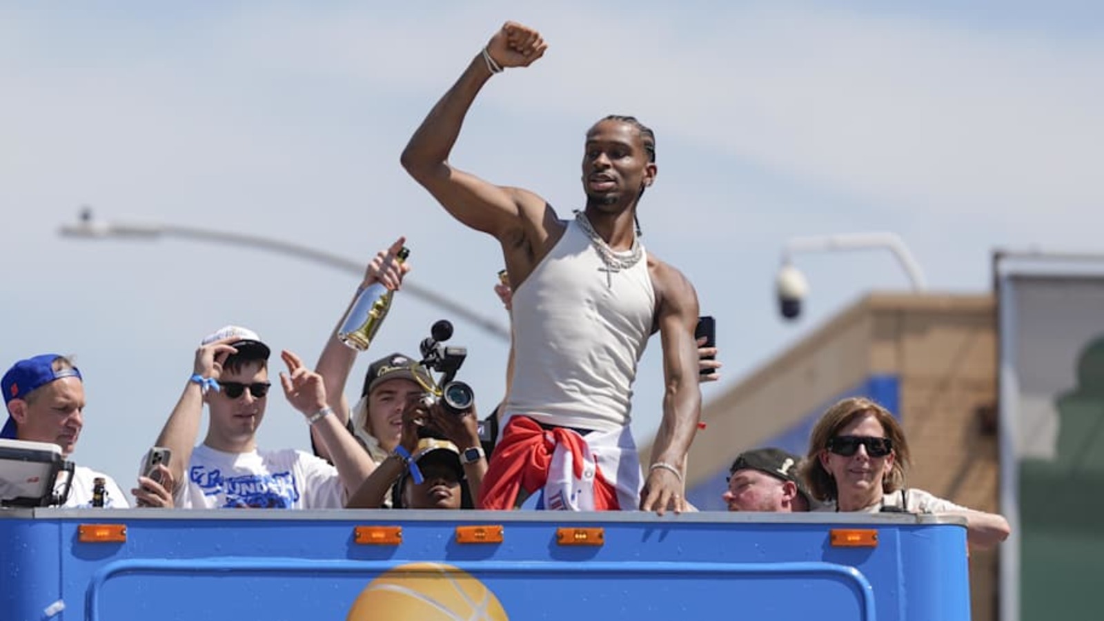 OKC Thunder Superstar Takes Home Male Athlete of Year Award | Yardbarker