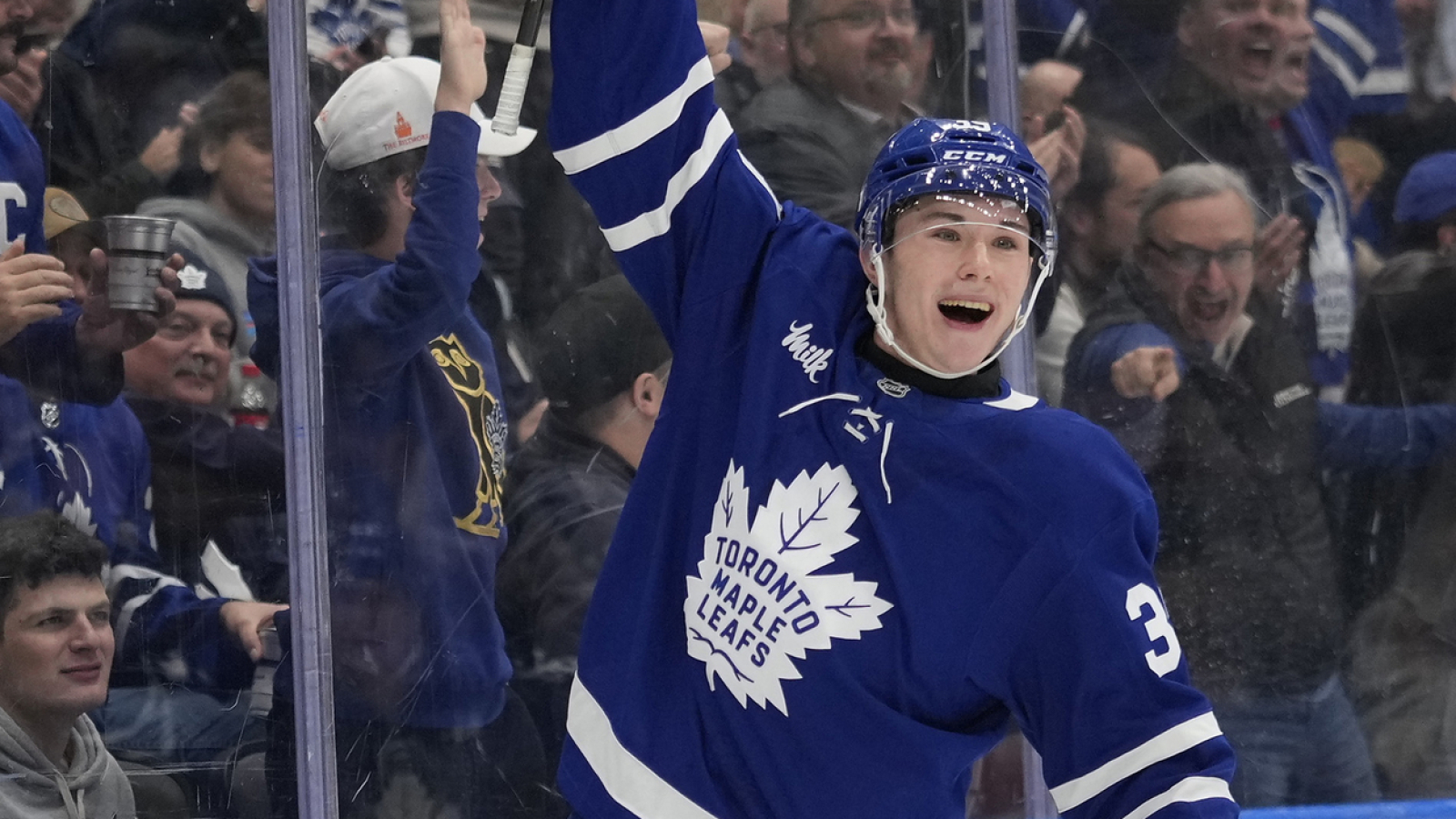 Maple Leafs’ Fraser Minten Scores 1st Career Goal | Yardbarker