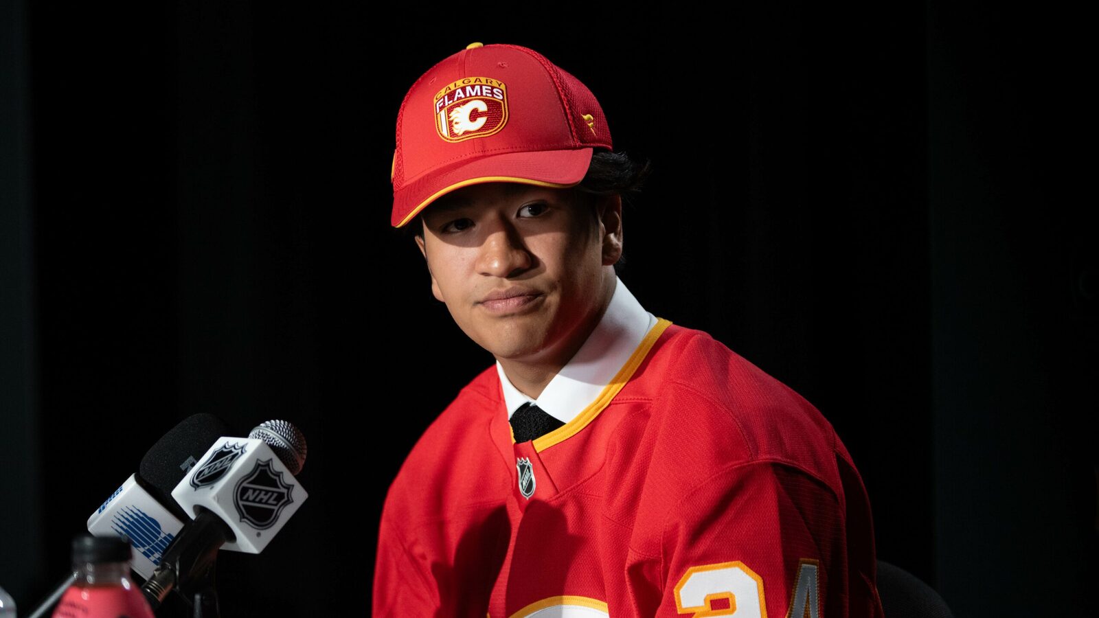 Flames recall top prospect Zayne Parekh from OHL | Yardbarker