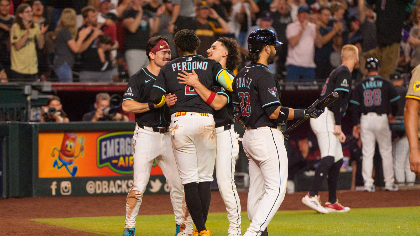 Geraldo Perdomo ignites D-Backs’ ninth-inning victory with stunning ...