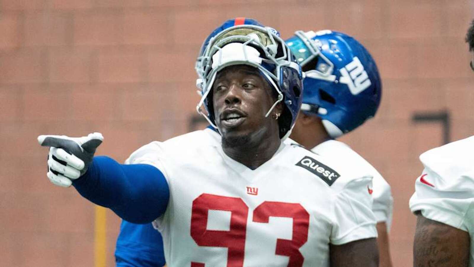 ESPN Predicts Each NY Giants Defensive Starter's 2025 Stats | Yardbarker