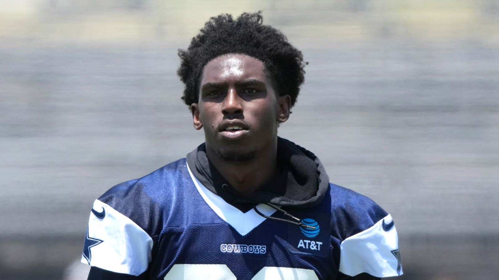 Cowboys make risky signing after Parsons trade | Yardbarker