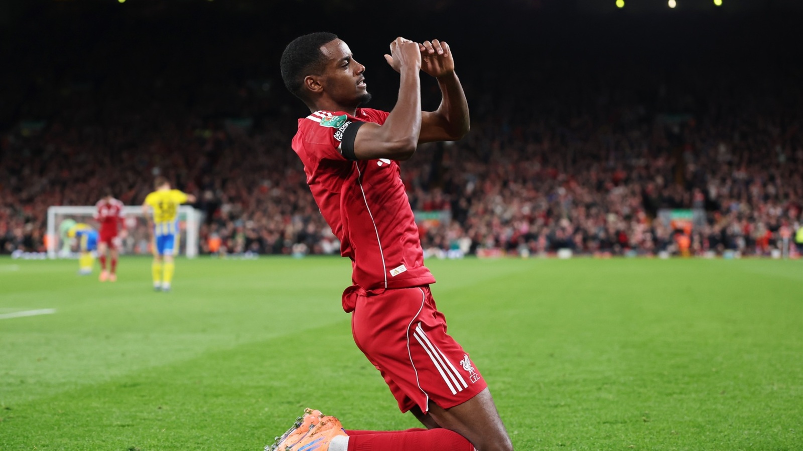 Alexander Isak publicly addresses his fitness status as Liverpool ...